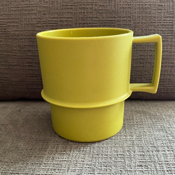 Tupperware | Dining | Vintage Avocado Green Tupperware Coffee Cup Mug ...
